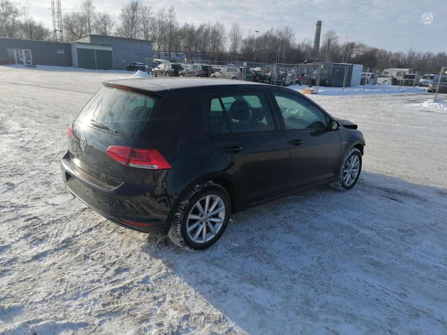 Melns Volkswagen Golf 2015 Marijampole, ar dzinēja tilpumu 1.40 L un nobraukumu 132 tūkst. km par 2450 €, foto 5 vietnē AUTOMOTO.COM.LV
