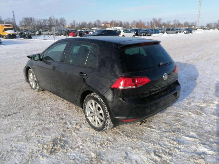 Melns Volkswagen Golf 2015 Marijampole, ar dzinēja tilpumu 1.40 L un nobraukumu 132 tūkst. km par 2450 €, foto 7 vietnē AUTOMOTO.COM.LV