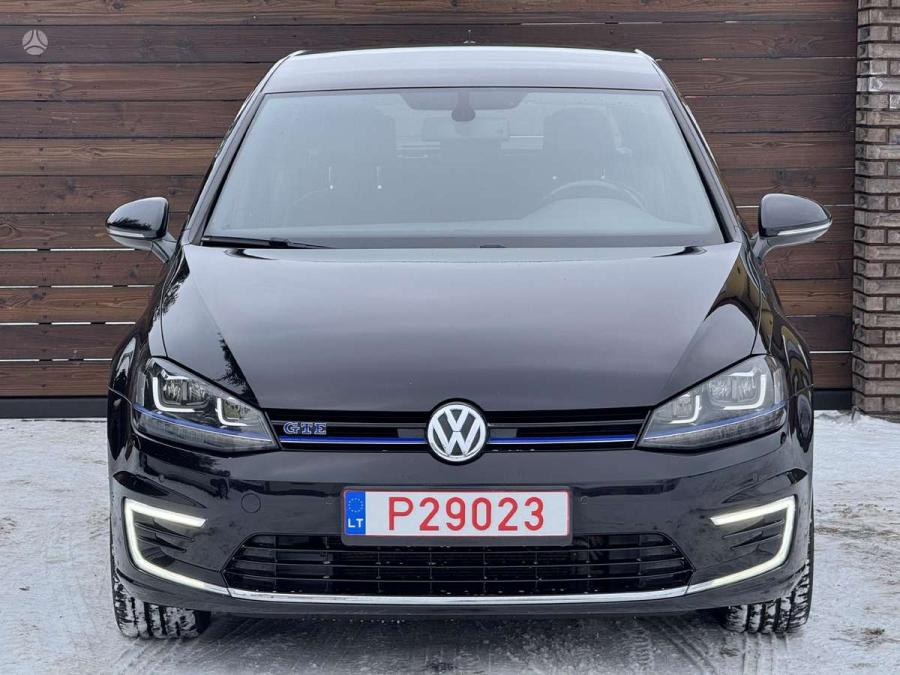 Black Volkswagen Golf 2015 in Vilnius, with an engine capacity of 1.40 L and mileage of 273 thousand km for 7500 €, photo 2 on AUTOMOTO.COM.LV