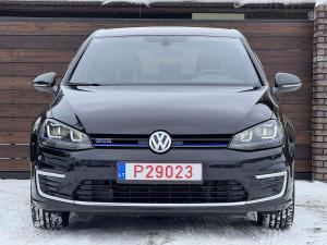 Black Volkswagen Golf 2015 in Vilnius, with an engine capacity of 1.40 L and mileage of 273 thousand km for 7500 €, photo 4 on AUTOMOTO.COM.LV