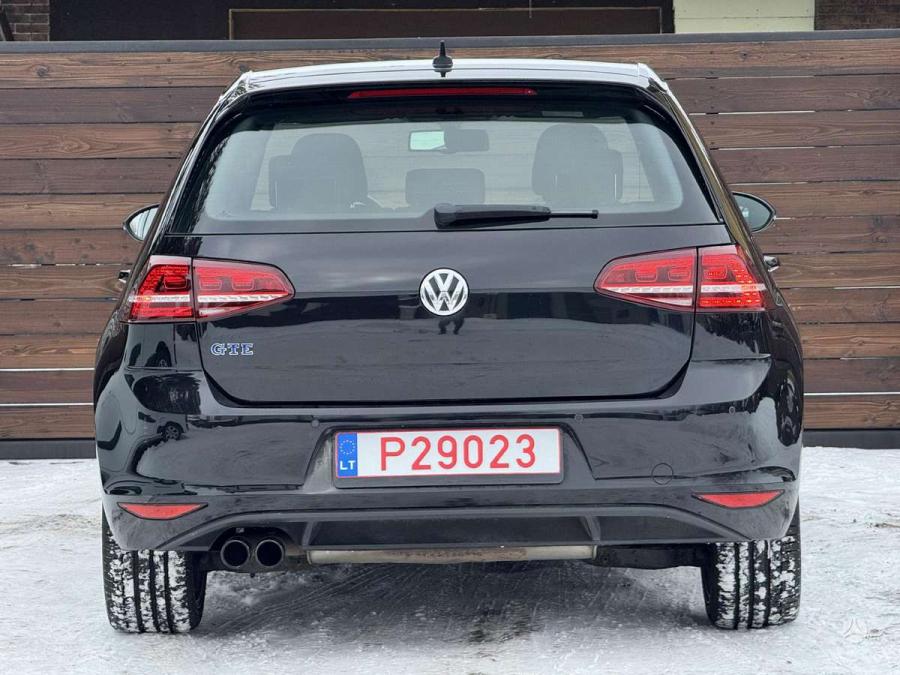 Black Volkswagen Golf 2015 in Vilnius, with an engine capacity of 1.40 L and mileage of 273 thousand km for 7500 €, photo 7 on AUTOMOTO.COM.LV