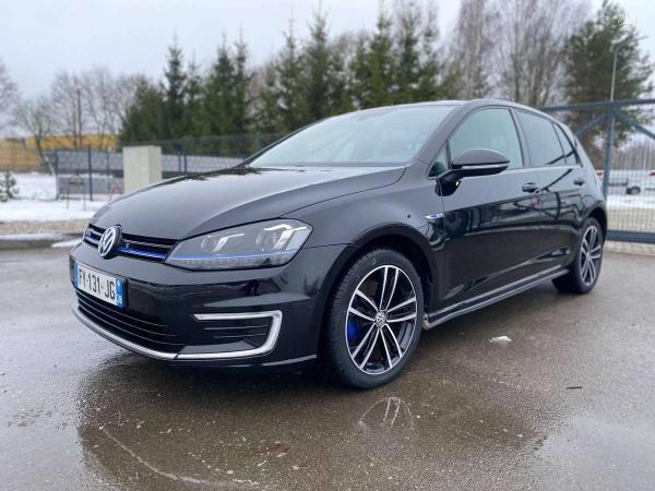 Melns Volkswagen Golf 2015 Viļņa, ar dzinēja tilpumu 1.40 L un nobraukumu 128 tūkst. km par 10300 €, foto 2 vietnē AUTOMOTO.COM.LV