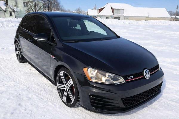 Black Volkswagen Golf 2015 in Siauliai, with an engine capacity of 1.98 L and mileage of 111 thousand km for 13500 €, photo 3 on AUTOMOTO.COM.LV
