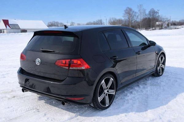 Black Volkswagen Golf 2015 in Siauliai, with an engine capacity of 1.98 L and mileage of 111 thousand km for 13500 €, photo 4 on AUTOMOTO.COM.LV