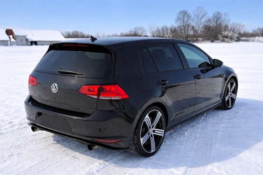 Black Volkswagen Golf 2015 in Siauliai, with an engine capacity of 1.98 L and mileage of 111 thousand km for 13500 €, photo 6 on AUTOMOTO.COM.LV