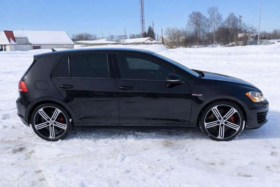 Black Volkswagen Golf 2015 in Siauliai, with an engine capacity of 1.98 L and mileage of 111 thousand km for 13500 €, photo 7 on AUTOMOTO.COM.LV