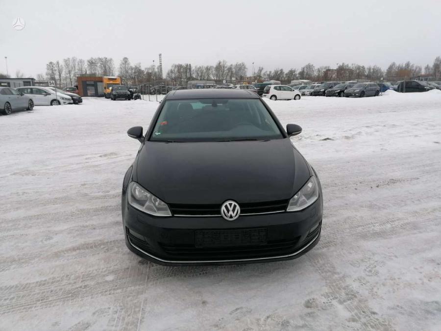 Black Volkswagen Golf 2015 in Marijampole, with an engine capacity of 1.60 L and mileage of 256 thousand km for 4450 €, photo 2 on AUTOMOTO.COM.LV