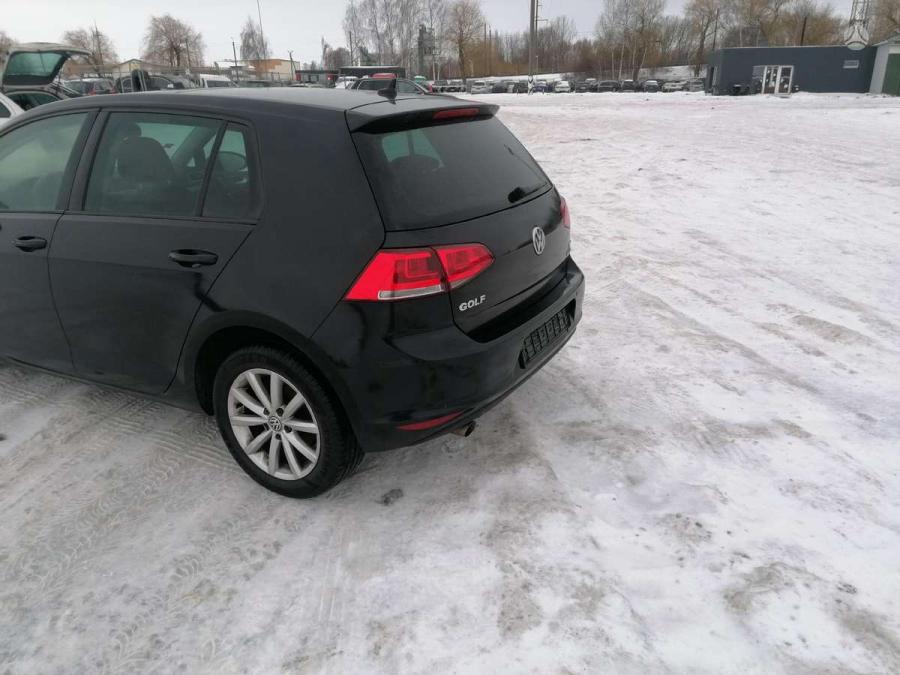 Black Volkswagen Golf 2015 in Marijampole, with an engine capacity of 1.60 L and mileage of 256 thousand km for 4450 €, photo 7 on AUTOMOTO.COM.LV