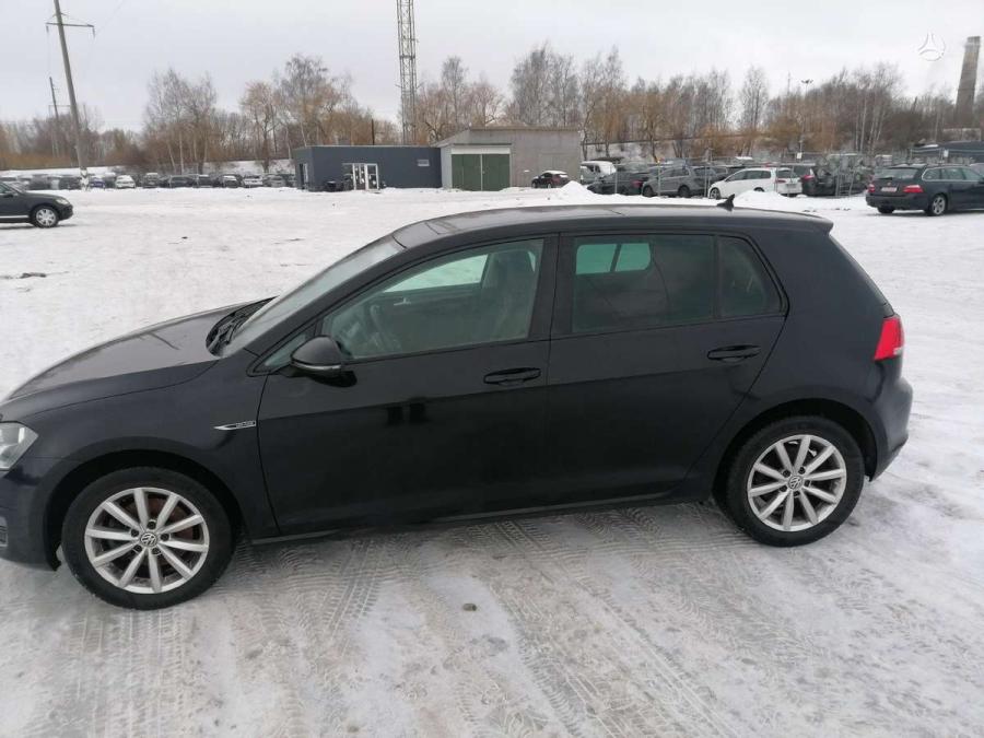 Black Volkswagen Golf 2015 in Marijampole, with an engine capacity of 1.60 L and mileage of 256 thousand km for 4450 €, photo 8 on AUTOMOTO.COM.LV