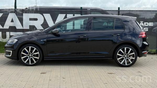 Black Volkswagen Golf 2015 in Liepaja, with an engine capacity of 1.40 L and mileage of 254 thousand km for 8450 €, photo 7 on AUTOMOTO.COM.LV