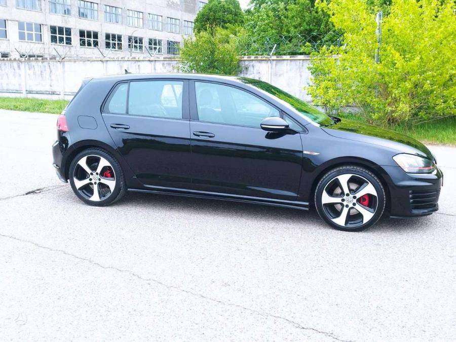 Black Volkswagen Golf 2015 in Siauliai, with an engine capacity of 1.98 L and mileage of 168 thousand km for 12000 €, photo 5 on AUTOMOTO.COM.LV
