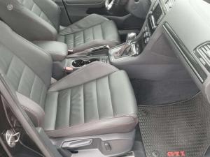 Black Volkswagen Golf 2015 in Siauliai, with an engine capacity of 1.98 L and mileage of 168 thousand km for 12000 €, photo 17 on AUTOMOTO.COM.LV