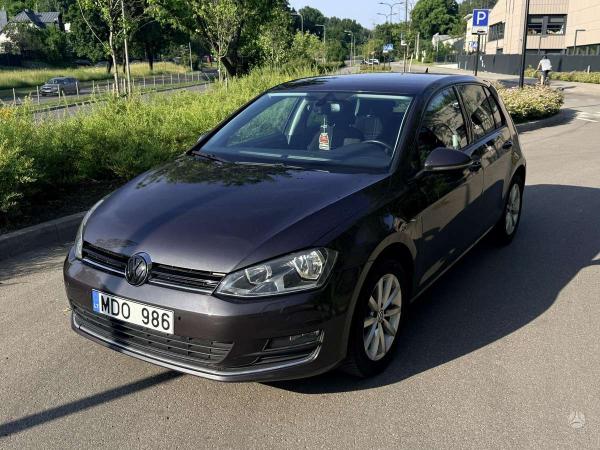 Black Volkswagen Golf 2015 in Vilnius, with an engine capacity of 1.60 L and mileage of 189 thousand km for 5300 €, photo 1 on AUTOMOTO.COM.LV