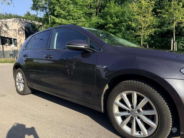 Black Volkswagen Golf 2015 in Vilnius, with an engine capacity of 1.60 L and mileage of 189 thousand km for 5300 €, photo 5 on AUTOMOTO.COM.LV