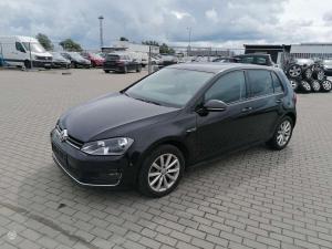 Black Volkswagen Golf 2015 in Marijampole, with an engine capacity of 1.60 L and mileage of 255 thousand km for 4350 €, photo  on AUTOMOTO.COM.LV