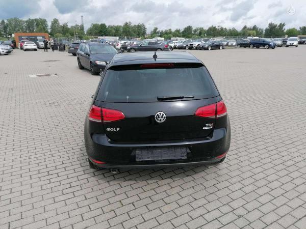 Black Volkswagen Golf 2015 in Marijampole, with an engine capacity of 1.60 L and mileage of 255 thousand km for 4350 €, photo 6 on AUTOMOTO.COM.LV