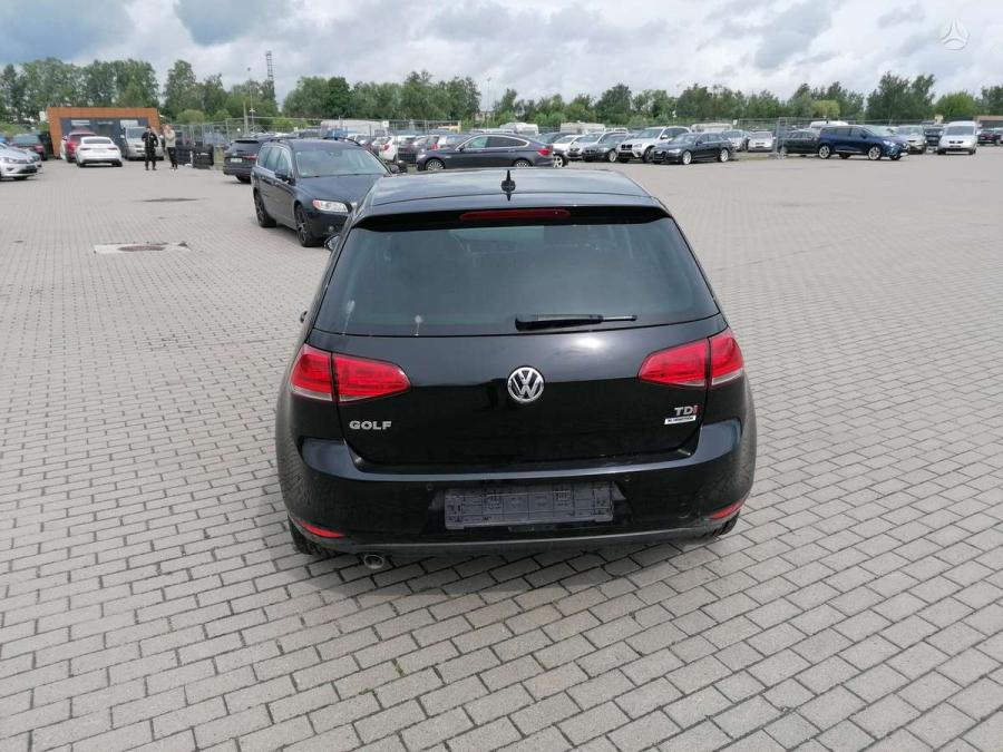 Black Volkswagen Golf 2015 in Marijampole, with an engine capacity of 1.60 L and mileage of 255 thousand km for 4350 €, photo 7 on AUTOMOTO.COM.LV