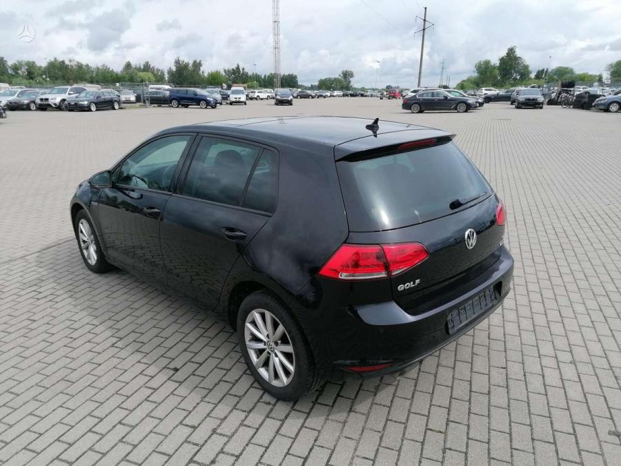 Black Volkswagen Golf 2015 in Marijampole, with an engine capacity of 1.60 L and mileage of 255 thousand km for 4350 €, photo 8 on AUTOMOTO.COM.LV