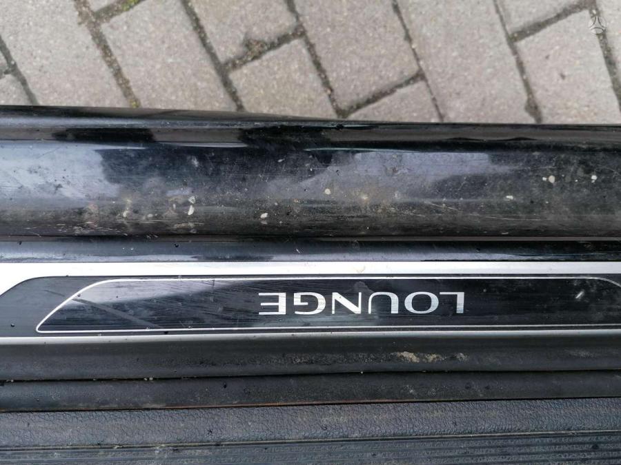 Black Volkswagen Golf 2015 in Marijampole, with an engine capacity of 1.60 L and mileage of 255 thousand km for 4350 €, photo 10 on AUTOMOTO.COM.LV