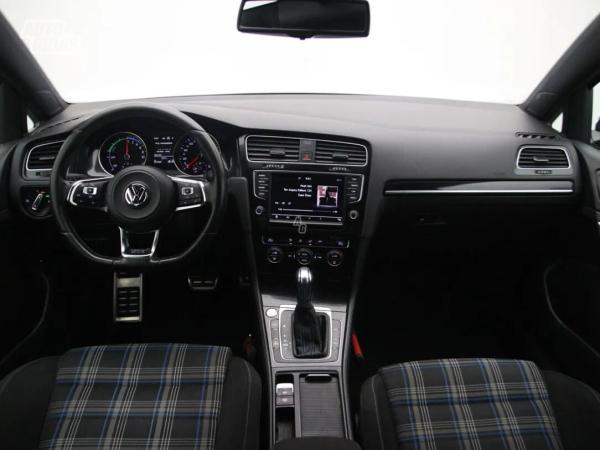 Black Volkswagen Golf 2015 in Vilnius, with an engine capacity of 1.40 L and mileage of 201 thousand km for 10699 €, photo 2 on AUTOMOTO.COM.LV