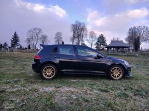 Black Volkswagen Golf 2015 in Mazeikiai, with an engine capacity of 1.40 L and mileage of 212 thousand km for 6850 €, photo 3 on AUTOMOTO.COM.LV