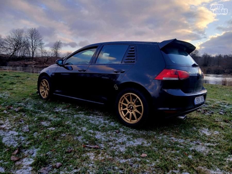 Black Volkswagen Golf 2015 in Mazeikiai, with an engine capacity of 1.40 L and mileage of 212 thousand km for 6850 €, photo 12 on AUTOMOTO.COM.LV