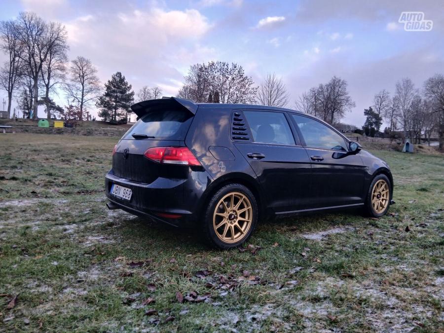 Black Volkswagen Golf 2015 in Mazeikiai, with an engine capacity of 1.40 L and mileage of 212 thousand km for 6850 €, photo 13 on AUTOMOTO.COM.LV