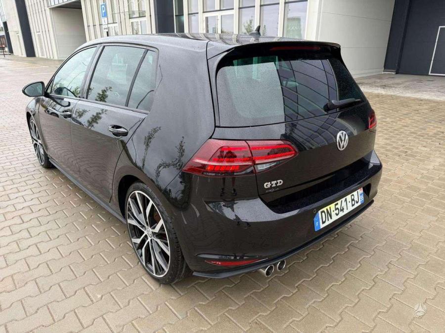 Melns Volkswagen Golf 2015 Viļņa, ar dzinēja tilpumu 1.97 L un nobraukumu 155 tūkst. km par 10900 €, foto 7 vietnē AUTOMOTO.COM.LV