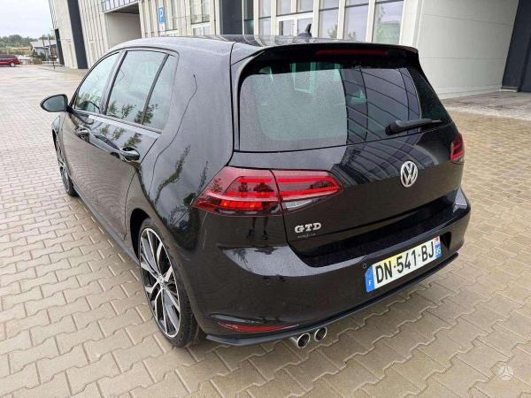 Melns Volkswagen Golf 2015 Viļņa, ar dzinēja tilpumu 1.97 L un nobraukumu 155 tūkst. km par 10900 €, foto 7 vietnē AUTOMOTO.COM.LV