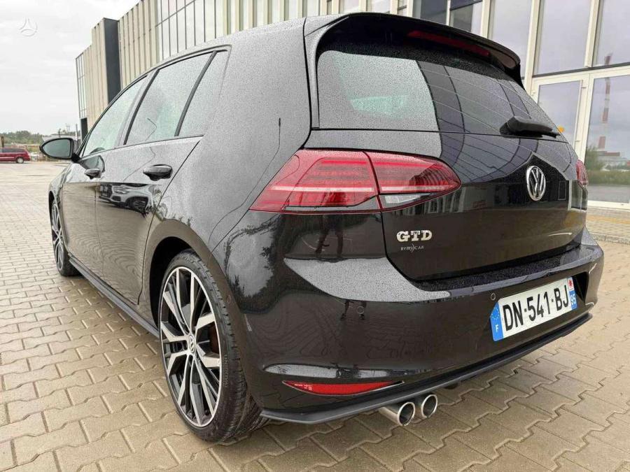 Melns Volkswagen Golf 2015 Viļņa, ar dzinēja tilpumu 1.97 L un nobraukumu 155 tūkst. km par 10900 €, foto 9 vietnē AUTOMOTO.COM.LV