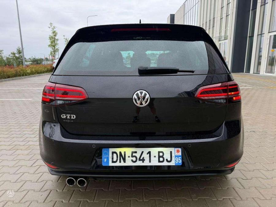 Melns Volkswagen Golf 2015 Viļņa, ar dzinēja tilpumu 1.97 L un nobraukumu 155 tūkst. km par 10900 €, foto 10 vietnē AUTOMOTO.COM.LV