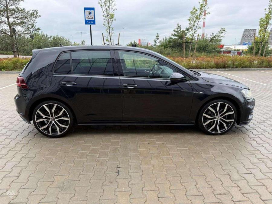 Melns Volkswagen Golf 2015 Viļņa, ar dzinēja tilpumu 1.97 L un nobraukumu 155 tūkst. km par 10900 €, foto 13 vietnē AUTOMOTO.COM.LV