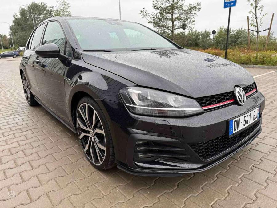 Melns Volkswagen Golf 2015 Viļņa, ar dzinēja tilpumu 1.97 L un nobraukumu 155 tūkst. km par 10900 €, foto 16 vietnē AUTOMOTO.COM.LV