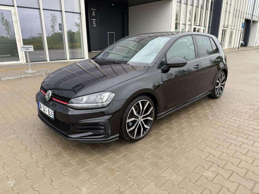 Melns Volkswagen Golf 2015 Viļņa, ar dzinēja tilpumu 1.97 L un nobraukumu 155 tūkst. km par 10900 €, foto 21 vietnē AUTOMOTO.COM.LV