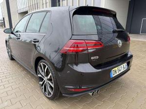 Melns Volkswagen Golf 2015 Viļņa, ar dzinēja tilpumu 1.97 L un nobraukumu 155 tūkst. km par 10900 €, foto 24 vietnē AUTOMOTO.COM.LV