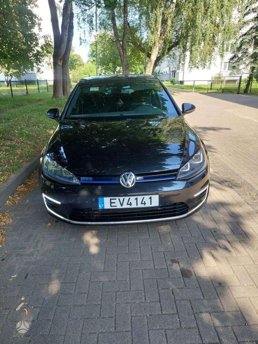 Melns Volkswagen Golf 2015 Jonava, ar dzinēja tilpumu 1.40 L un nobraukumu 300 tūkst. km par 8500 €, foto 3 vietnē AUTOMOTO.COM.LV