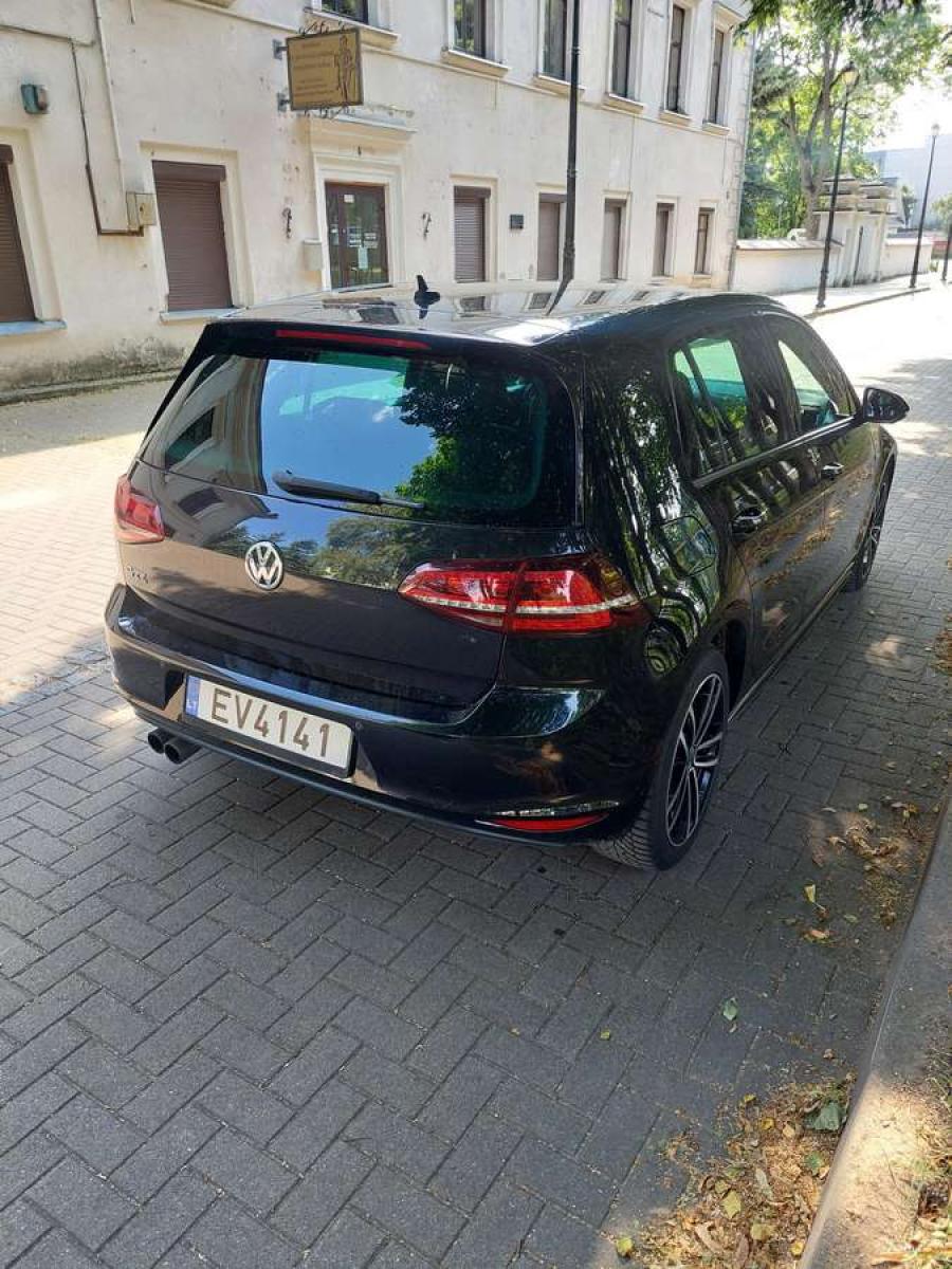 Melns Volkswagen Golf 2015 Jonava, ar dzinēja tilpumu 1.40 L un nobraukumu 300 tūkst. km par 8500 €, foto 7 vietnē AUTOMOTO.COM.LV
