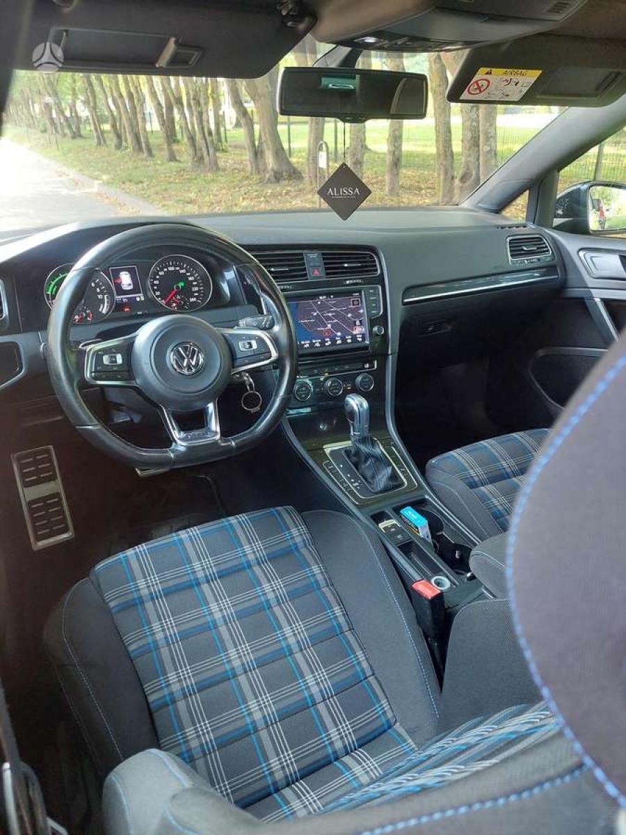 Melns Volkswagen Golf 2015 Jonava, ar dzinēja tilpumu 1.40 L un nobraukumu 300 tūkst. km par 8500 €, foto 8 vietnē AUTOMOTO.COM.LV