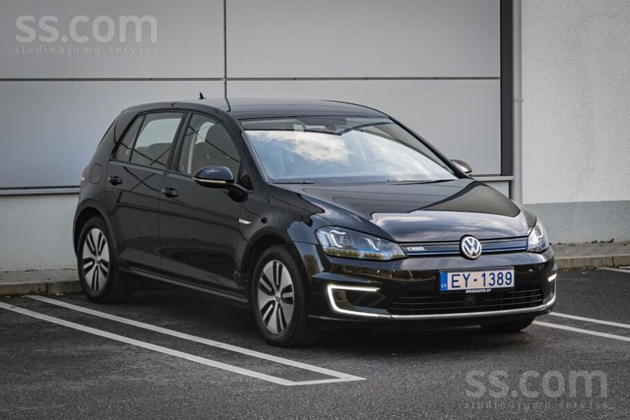 Melns Volkswagen Golf 2015 Rīga, ar dzinēja tilpumu 2.00 L un nobraukumu 119 tūkst. km par 9995 €, foto 4 vietnē AUTOMOTO.COM.LV
