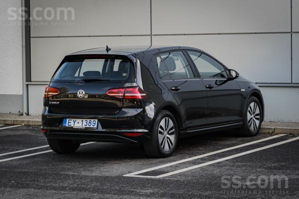 Black Volkswagen Golf 2015 in Riga, with an engine capacity of 2.00 L and mileage of 119 thousand km for 9995 €, photo 4 on AUTOMOTO.COM.LV