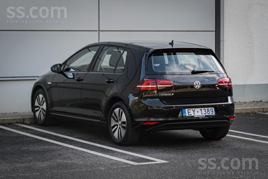 Melns Volkswagen Golf 2015 Rīga, ar dzinēja tilpumu 2.00 L un nobraukumu 119 tūkst. km par 9995 €, foto 7 vietnē AUTOMOTO.COM.LV