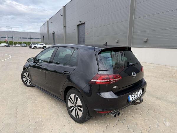Black Volkswagen Golf 2015 in Kaunas, with an engine capacity of 1.40 L and mileage of 282 thousand km for 9300 €, photo 3 on AUTOMOTO.COM.LV