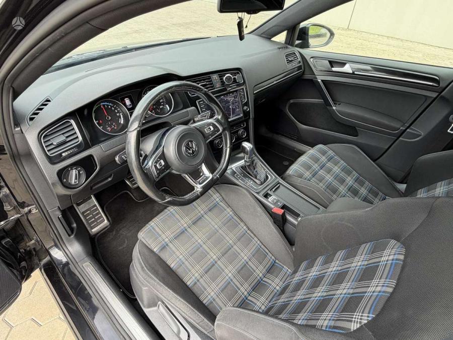 Black Volkswagen Golf 2015 in Kaunas, with an engine capacity of 1.40 L and mileage of 282 thousand km for 9300 €, photo 14 on AUTOMOTO.COM.LV