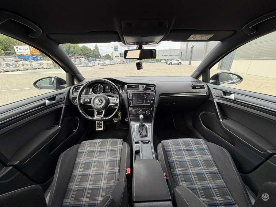 Black Volkswagen Golf 2015 in Kaunas, with an engine capacity of 1.40 L and mileage of 282 thousand km for 9300 €, photo 15 on AUTOMOTO.COM.LV