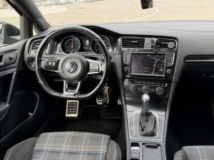 Black Volkswagen Golf 2015 in Kaunas, with an engine capacity of 1.40 L and mileage of 282 thousand km for 9300 €, photo 16 on AUTOMOTO.COM.LV