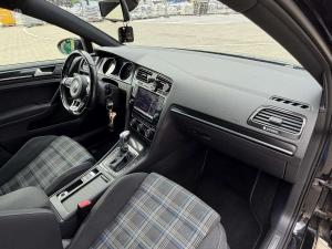 Black Volkswagen Golf 2015 in Kaunas, with an engine capacity of 1.40 L and mileage of 282 thousand km for 9300 €, photo 20 on AUTOMOTO.COM.LV
