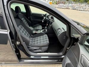 Black Volkswagen Golf 2015 in Kaunas, with an engine capacity of 1.40 L and mileage of 282 thousand km for 9300 €, photo 21 on AUTOMOTO.COM.LV