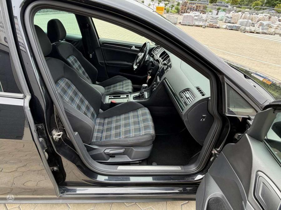 Black Volkswagen Golf 2015 in Kaunas, with an engine capacity of 1.40 L and mileage of 282 thousand km for 9300 €, photo 21 on AUTOMOTO.COM.LV
