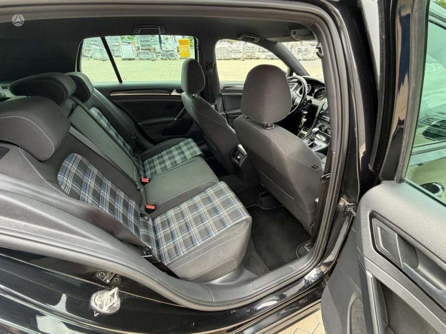 Black Volkswagen Golf 2015 in Kaunas, with an engine capacity of 1.40 L and mileage of 282 thousand km for 9300 €, photo 23 on AUTOMOTO.COM.LV