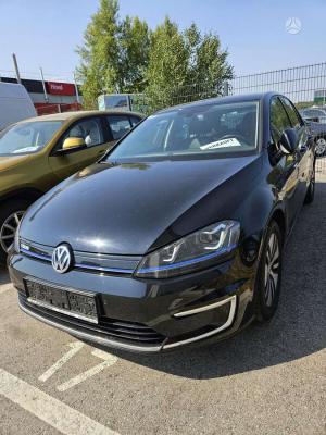 Melns Volkswagen Golf 2015 Anykščiai, ar dzinēja tilpumu 0.00 L un nobraukumu 112 tūkst. km par 7700 €, foto 3 vietnē AUTOMOTO.COM.LV